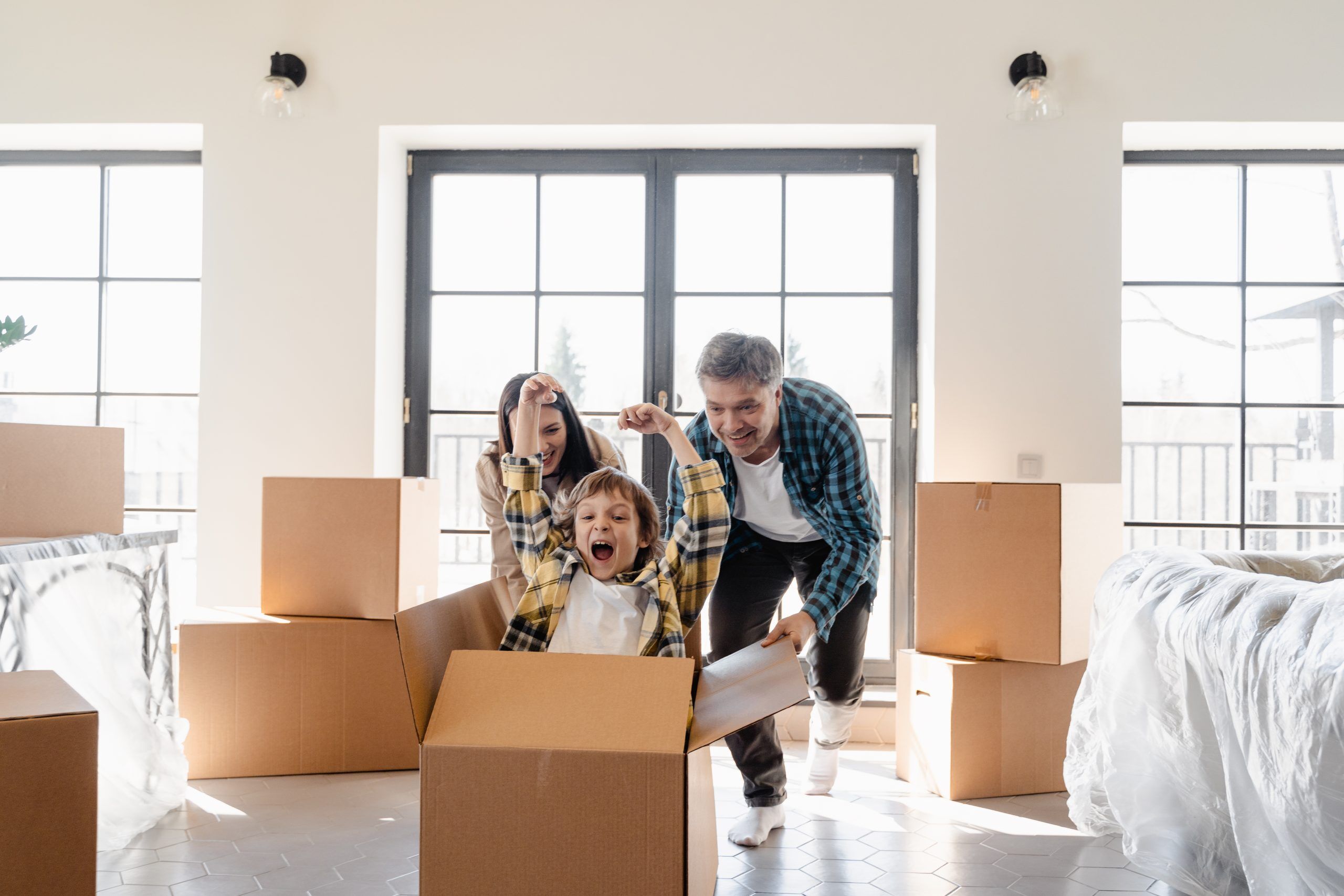 Relocating With Family: An Easy Guide • UniMovers