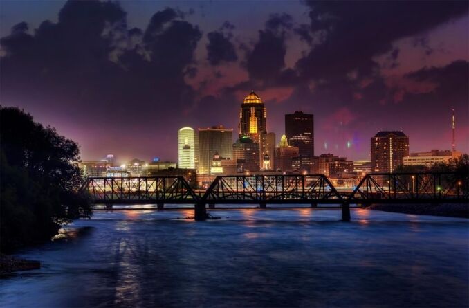 A Complete Guide to Successfully Moving to Iowa • UniMovers