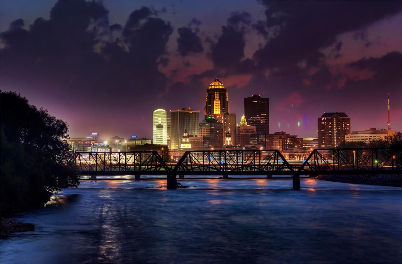 A Complete Guide to Successfully Moving to Iowa • UniMovers