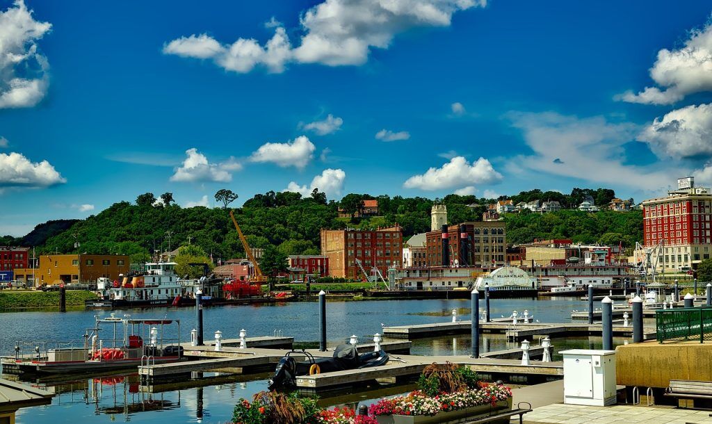 A Complete Guide to Successfully Moving to Iowa • UniMovers