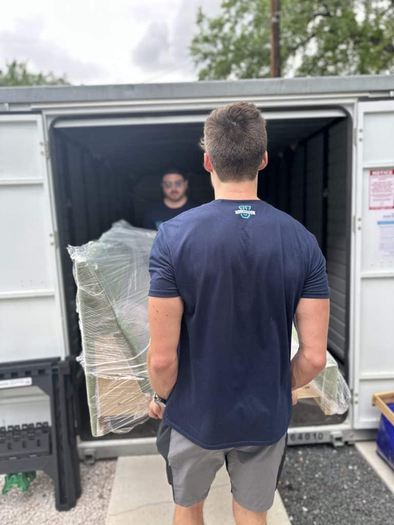 What is the Difference Between a Moving Contractor and a Moving Company ...