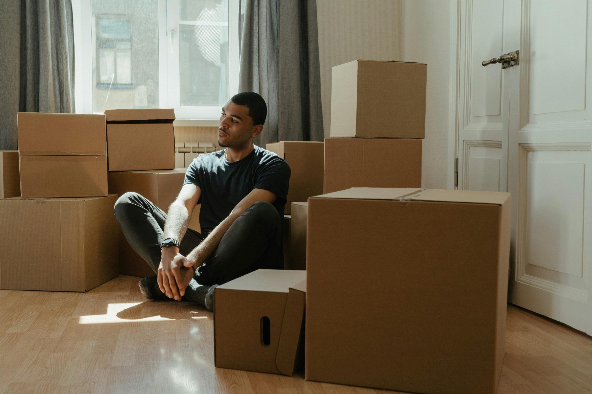 Basic Guide on How to Fold & Tape Moving Boxes • UniMovers